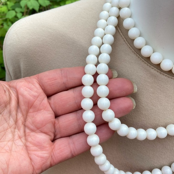 Vintage | Jewelry | Vintage White Bead Strand 58 Fllapper Length ...